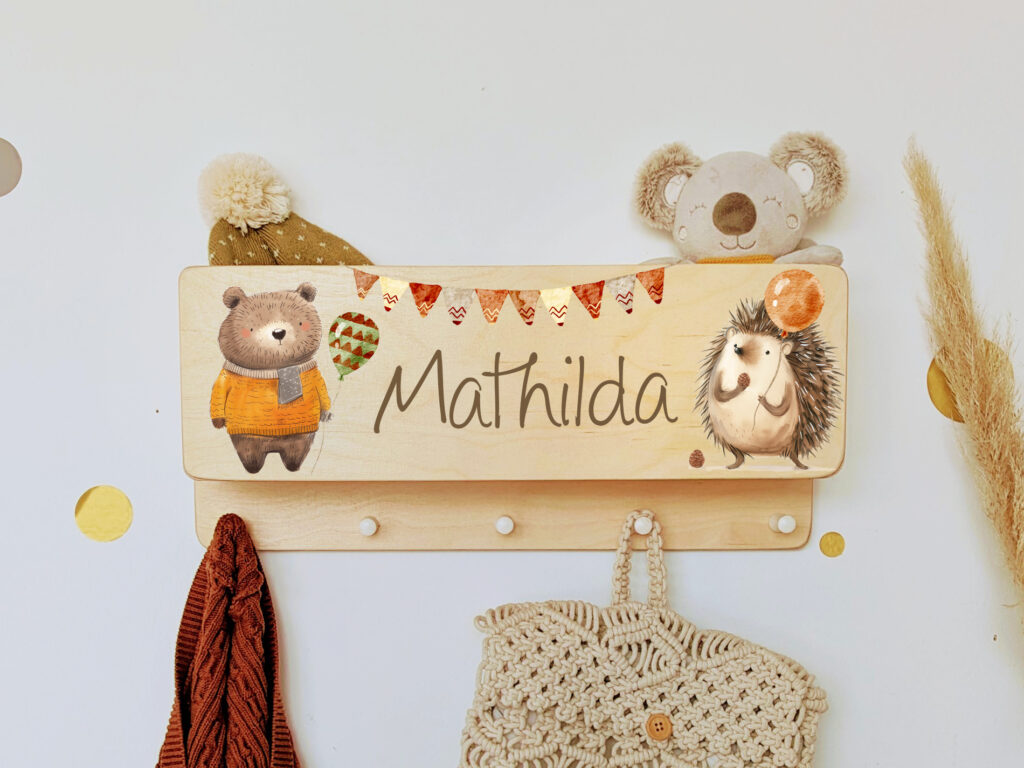 Kindergarderobe mit Ablagefach personalisiert mit Name · Original ...